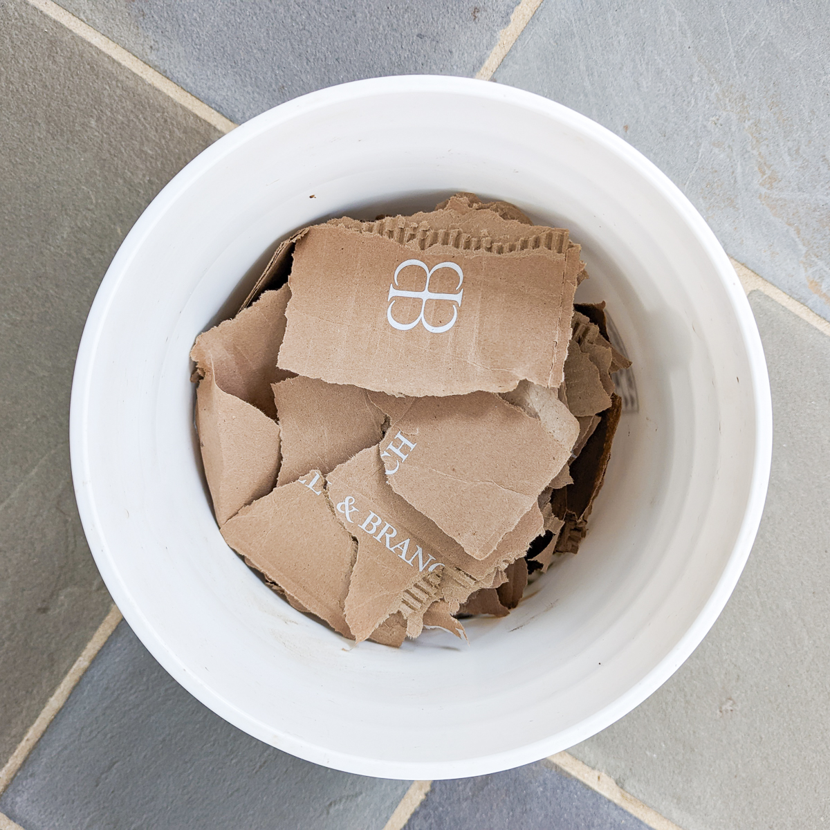 6 Ways To Keep Your Curbside Composting Bucket Clean - Honestly Modern