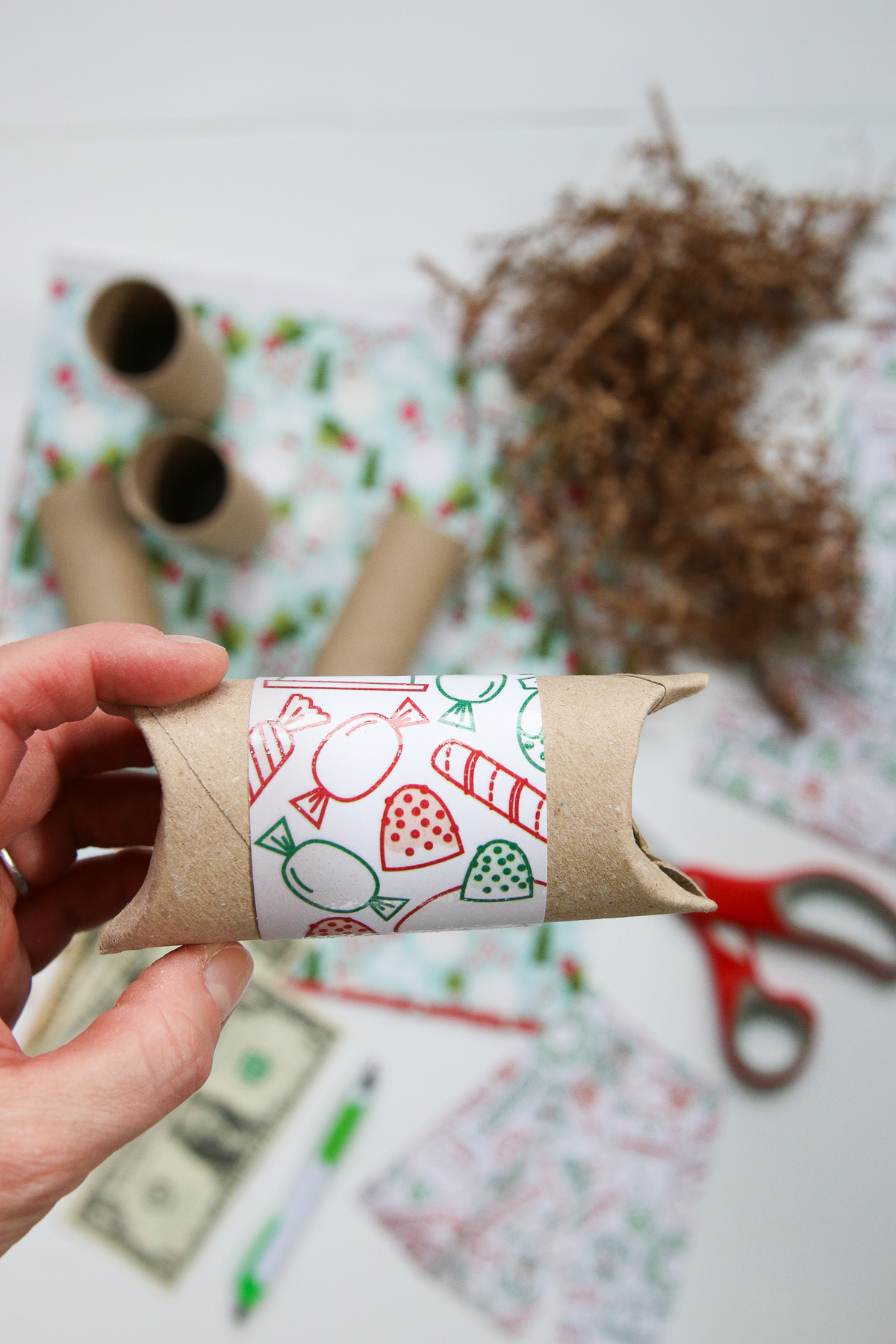 Holiday Gift Wrap Hack for Cash: Easy Zero-Waste Tutorial - Honestly Modern