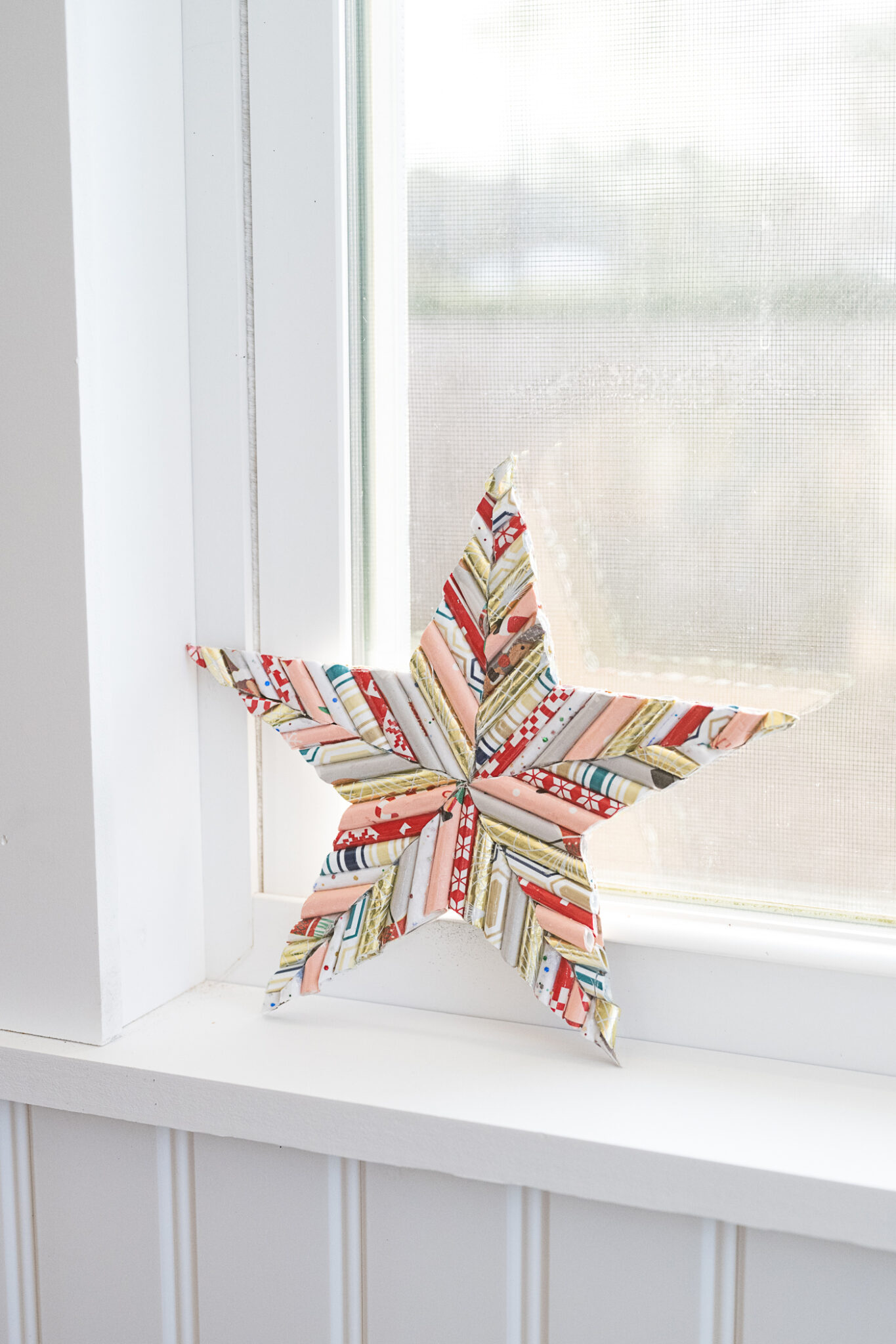 Reuse Wrapping Paper in This Adorable Upcycled Paper Star Project ...
